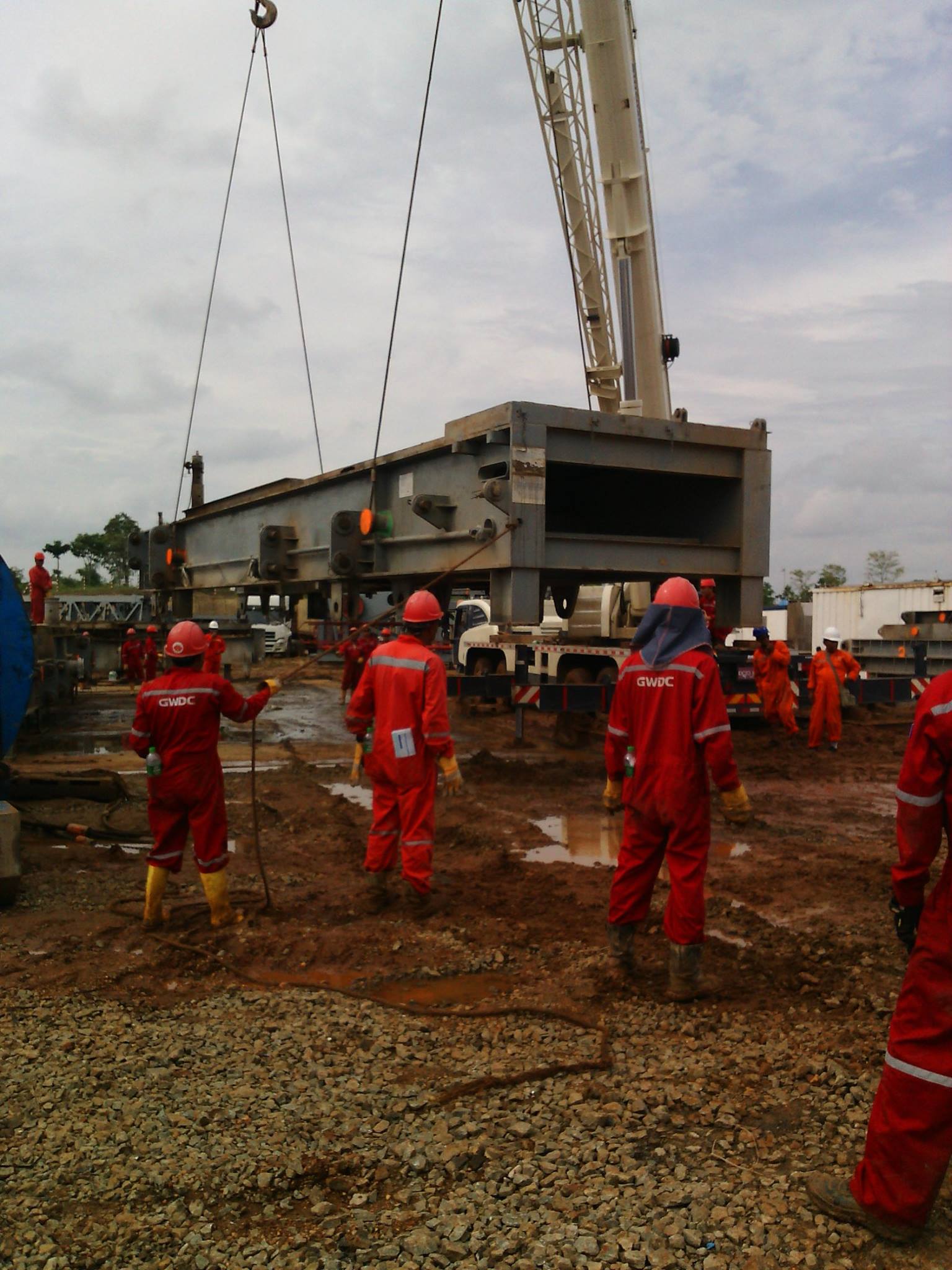 Onshore Drilling Rig Mobilization, Rig Up/Down Activities - KYAW SU THWAY