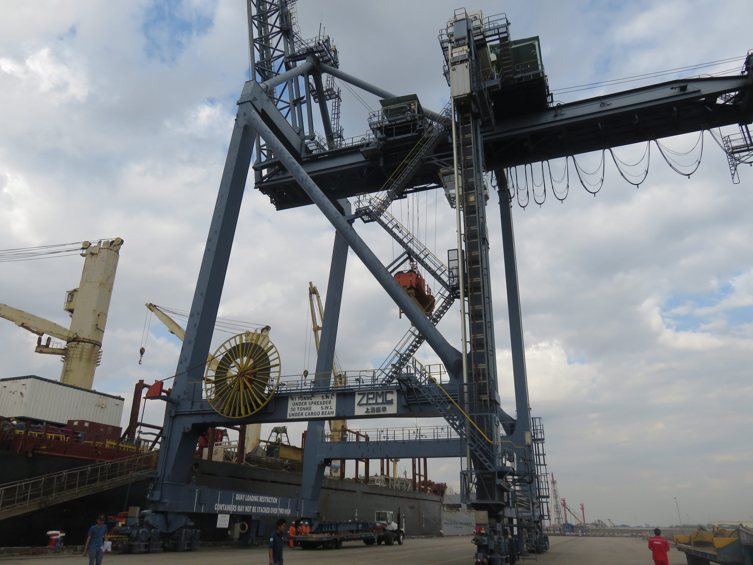 Onshore Drilling Rig Mobilization, Rig Up/Down Activities - KYAW SU THWAY